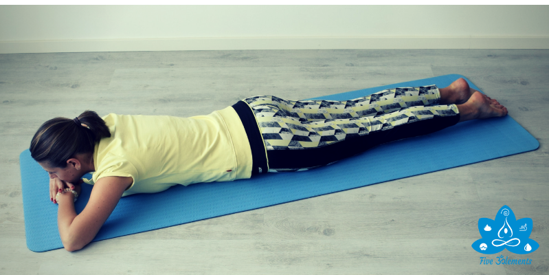 Jogová zostava spinálnych cvičení v ľahu na bruchu - Five Elements Yoga